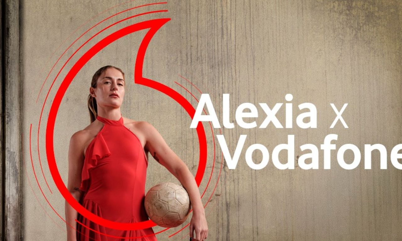 Laura Saldaña, lecturer at UDIT, and Sara Brandi, student of the Degree ...