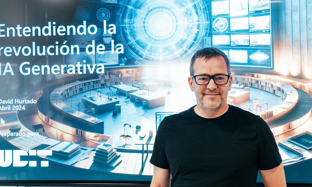 David Hurtado, Head of Innovation at Microsoft Spain, visits UDIT to ...